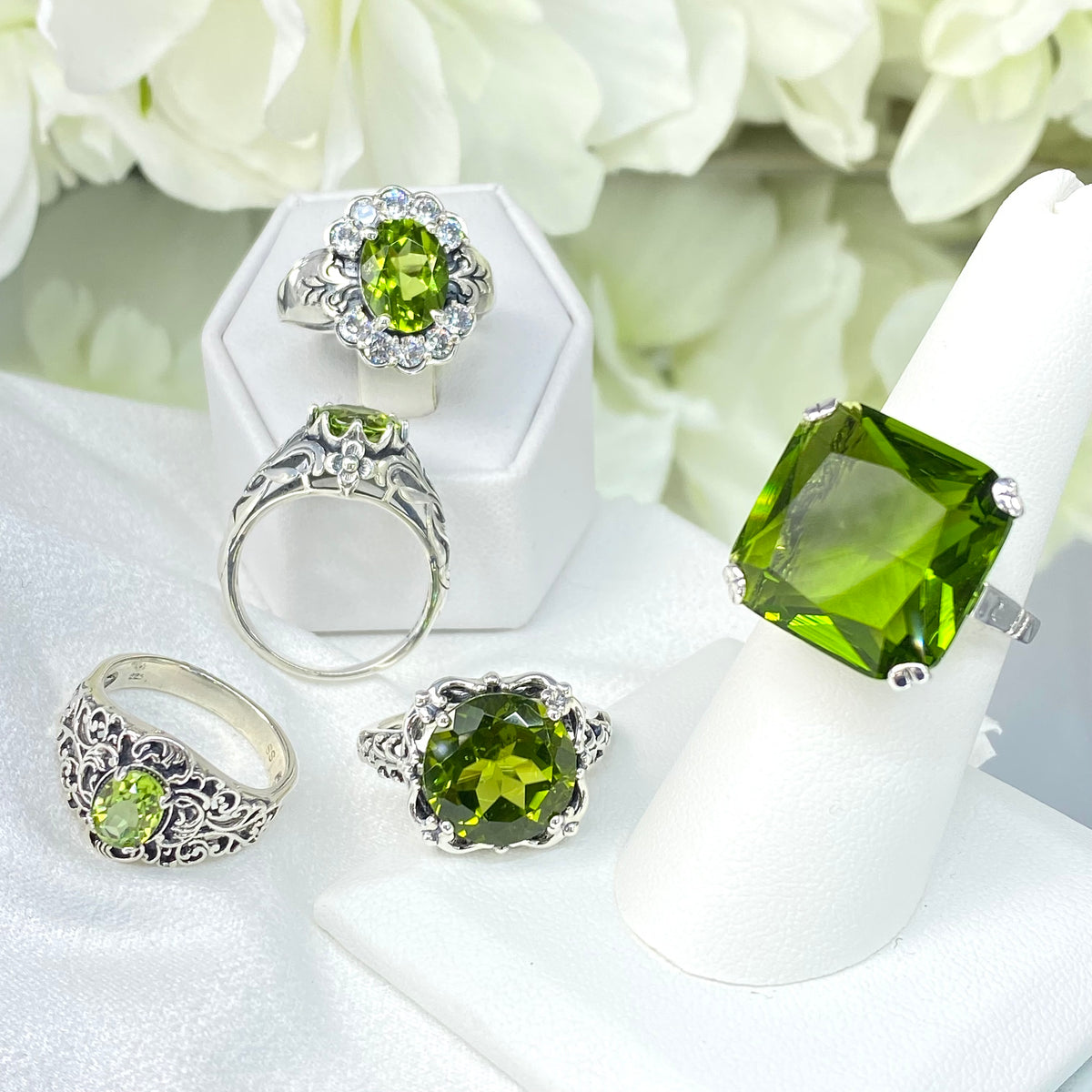 August Jewelry – Silver Embrace